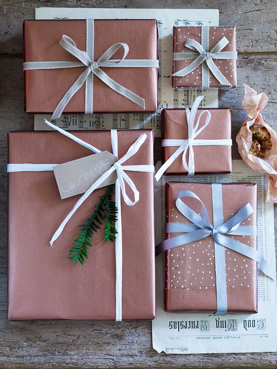 DIY - 13 stilrena och fina sätt att slå in julklapparna på - Metro Mode