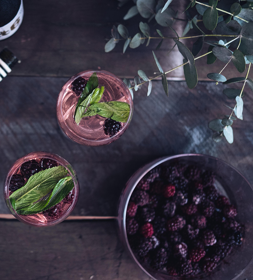 Så gör du din egen snaps till midsommar – 6 enkla recept - Metro Mode