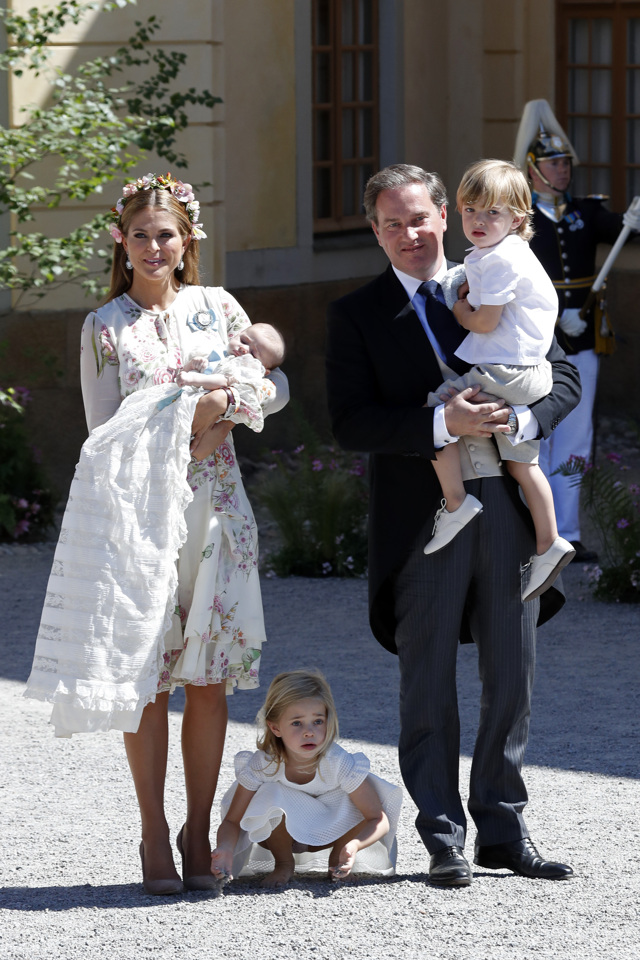 Spana in Madeleine, Victoria och Sofias blommiga drömoutfits från ...