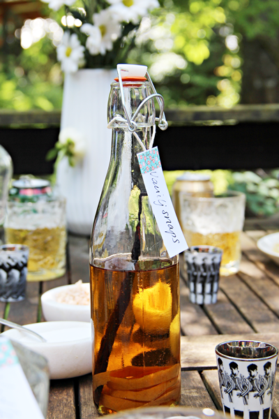 Så gör du din egen snaps till midsommar – 6 enkla recept - Metro Mode
