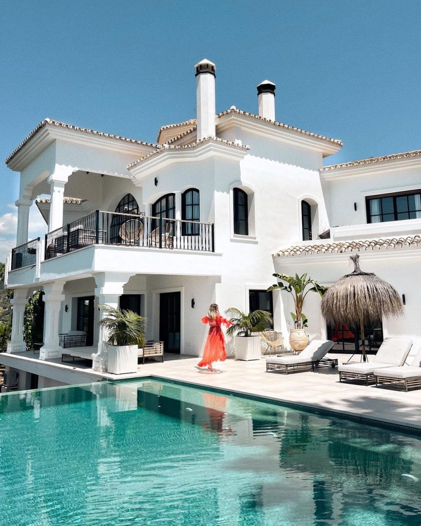 Janni Delér och Jon Olsson har sålt sitt fantastiska hus i Marbella ...