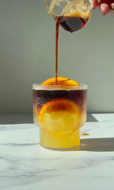 Apelsinjuice och kaffe - senaste TikTok-trenden - Metro Mode