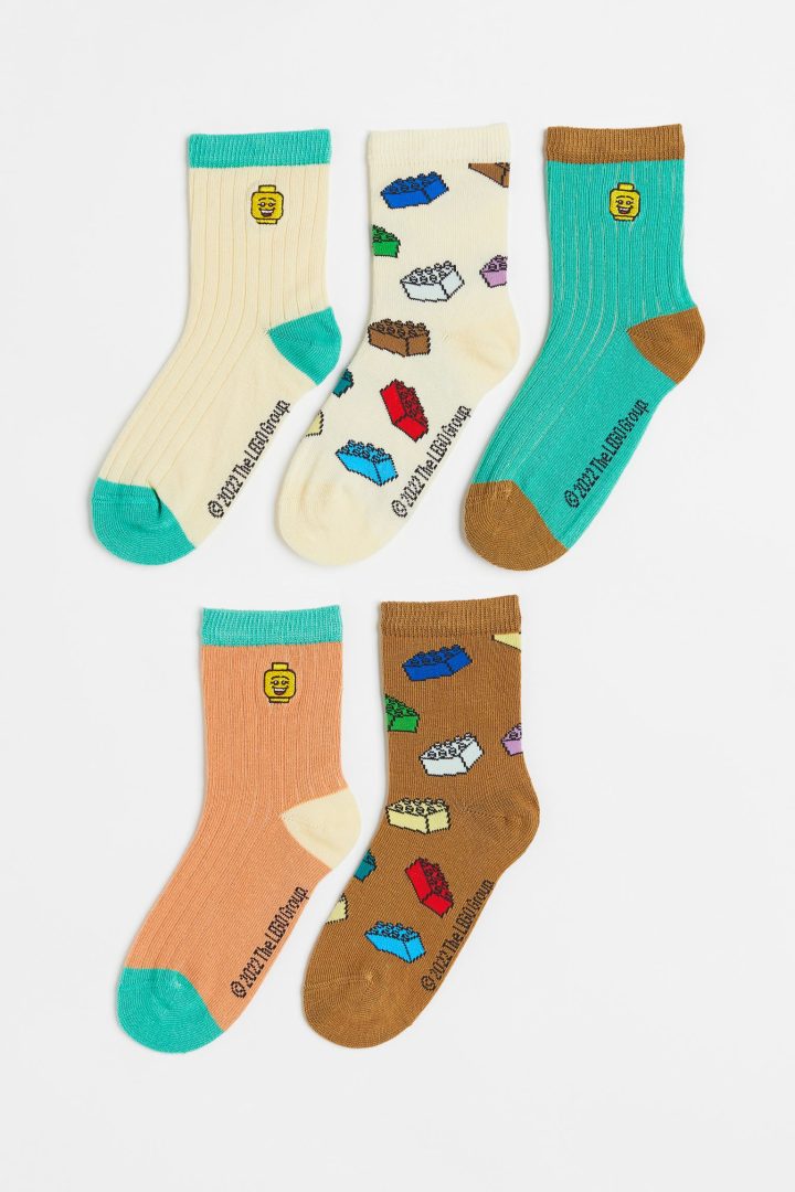 H&M x Lego - lekfulla mönster och återvunna material - Metro Mode